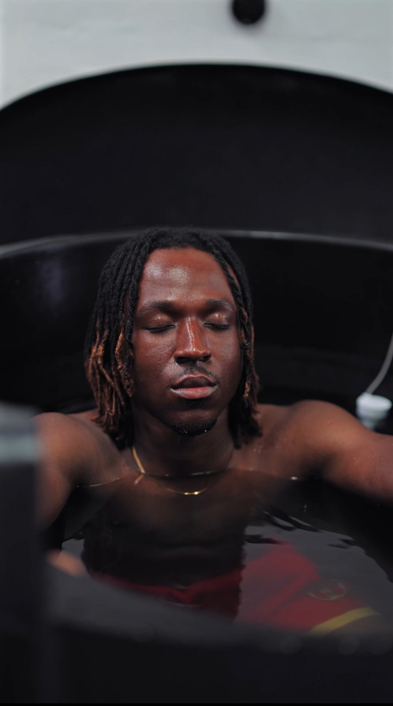 The Science Behind Ice Baths – Pride on the Line